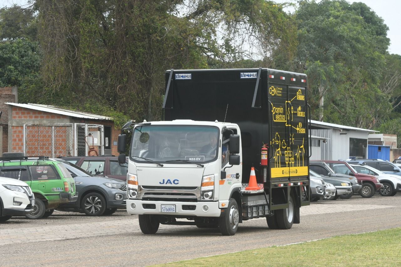 CBN presenta el primer camión eléctrico de distribución y avanza hacia ...