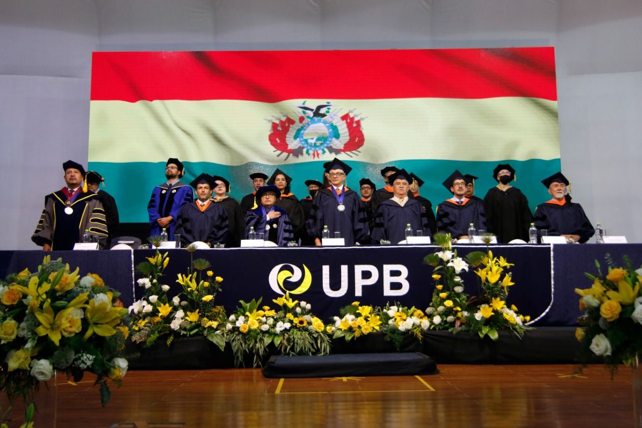 La UPB festejó a sus graduados en el acto de colación de Cochabamba ...