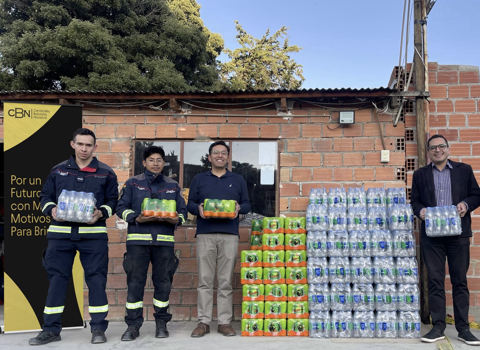 CBN apoya a bomberos y pobladores que luchan contra incendios ...