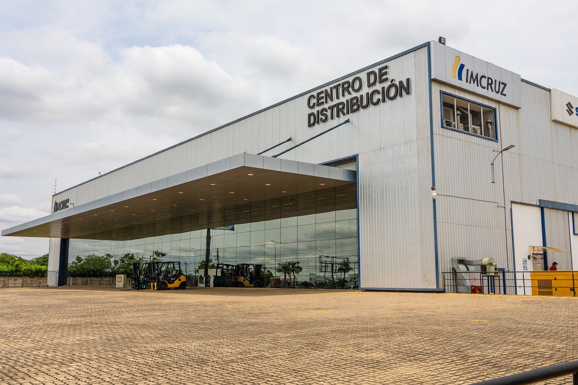 Imcruz presenta el centro de distribución de repuestos automotrices más grande de Bolivia ...