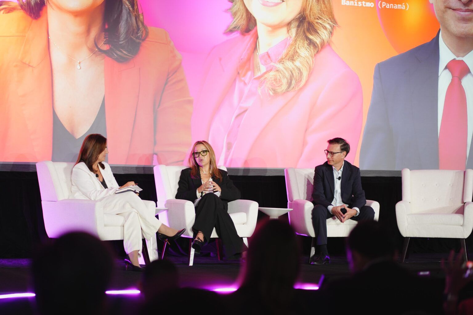 Sergio Asbún, CEO del Banco Económico, destaca en Fintech Americas 2025 con una innovadora ...